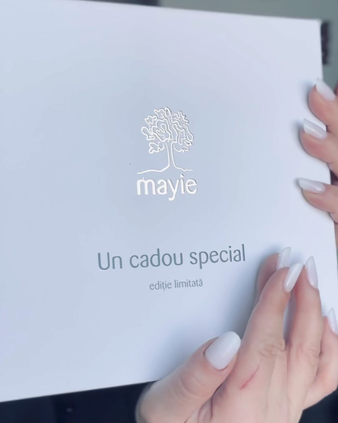Creme – Mayie